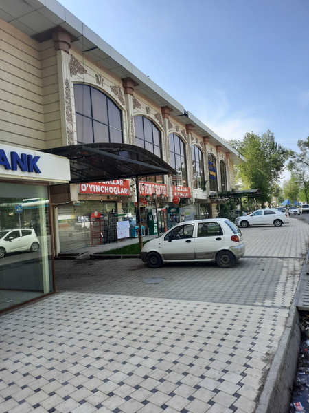 Продаётся 41 соток нежилое помешение в Алмазарском районе