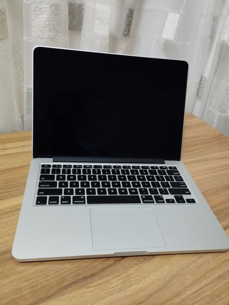 Продаётся MacBook pro 2015