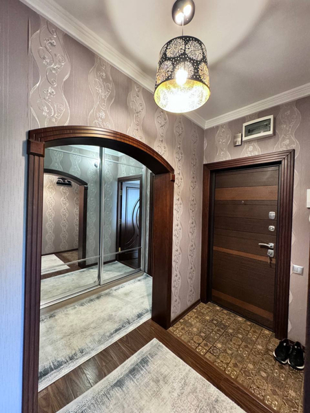 Срочно продам квартиру 4/4/9 Юнусабад 12