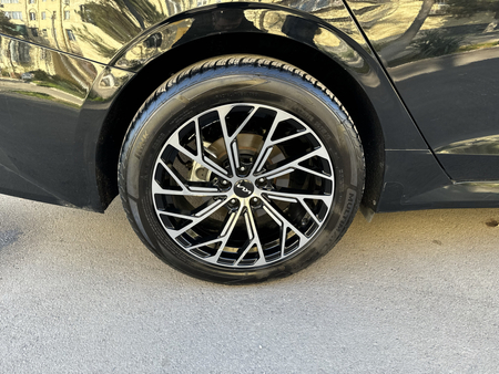 Kia K5 Luxe+ 2021 Черная с панорамой
