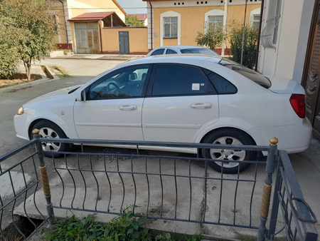 Moshina getra sotiladi