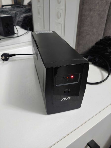 UPS AVT 850 AVR Источник Бесперебойного Питания