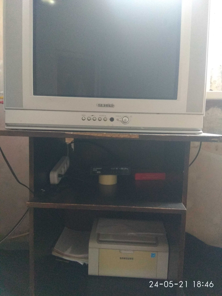 Ikkita oynali shkaf sotiladi+televizor va tuner