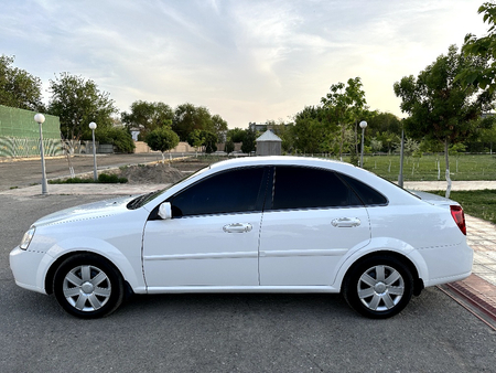 Lacetti (Optra 1.6) sotiladi!