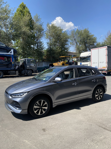 Byd E2 mokriy rangi