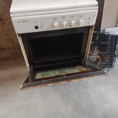 Gaz plita sotiladi