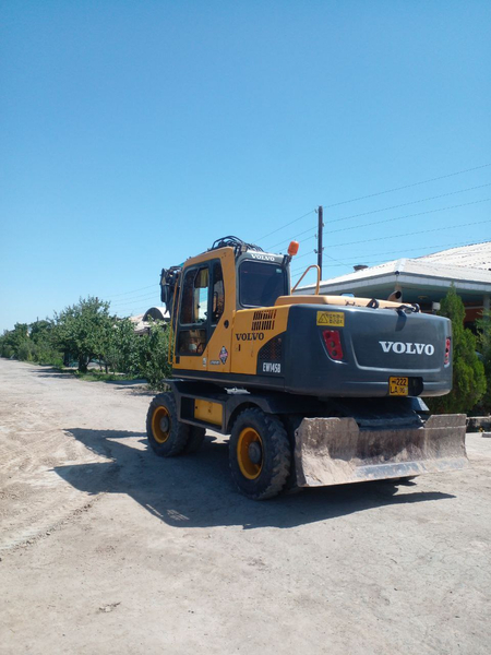 Volvo 145 sotiladi екскаватор