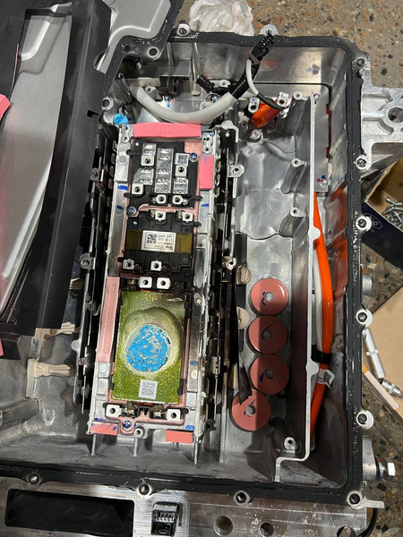 24/7 Elektro Mobil gibrit Mers BMW diagnostika akumlator remont