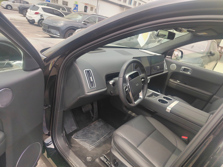 Lixiang L6 max sotuvda tayyor FULL
