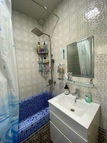 Отель Grand Mir ул.Кунаева спецплан 4-комнатная 4/4 100 м² ремонт