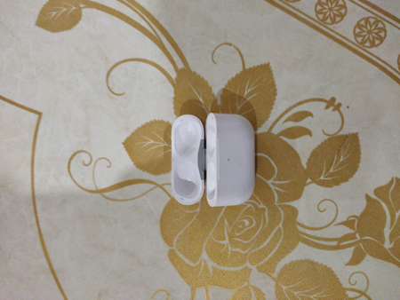 airpods cass  50000 лиг сум