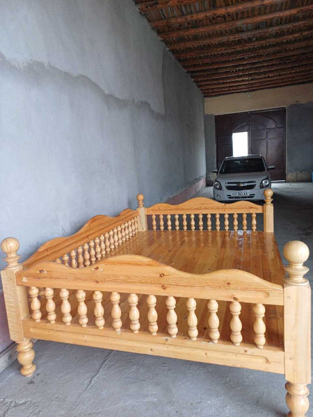 Chorpoya, krovat