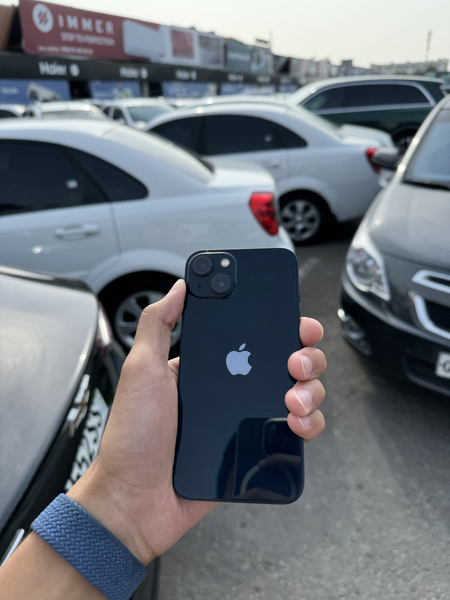 Iphone 13 128gb tyomniy siniy rangi LL/A 86% kor dok bor srocno sotlad
