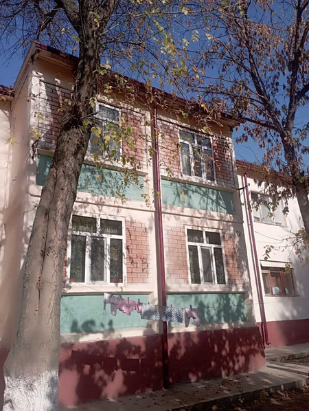 Геофизика 2/2/2, кирпич, 45 м², состояние среднее, не дорого