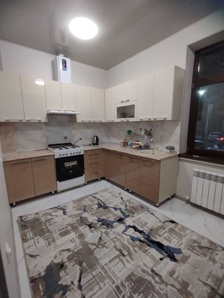 4 ta toza-ozoda turadigan qizlar kerak