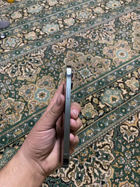 Iphone 15 pro satiladi