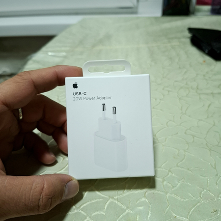 Оригинал головка IPhone 20wat новый