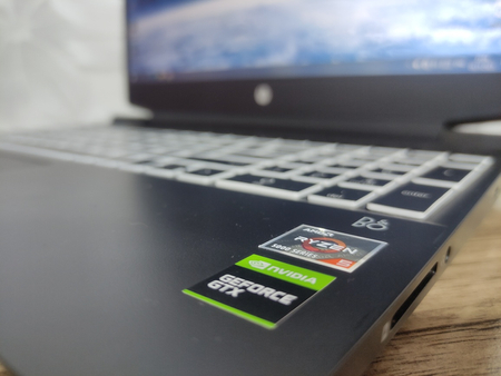 HP Pavillion Gaming Laptop 15-ec
