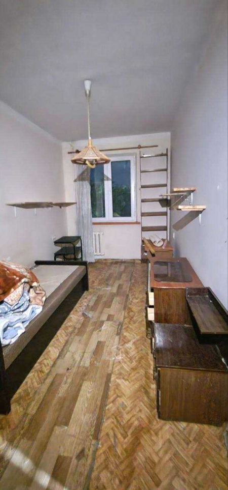 Максим горький, 2/4/5, не торцевая, требует ремонта, 46м2 Художников
