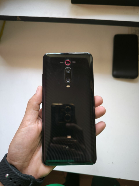 Xiaomi 9T 2019 va pover bank