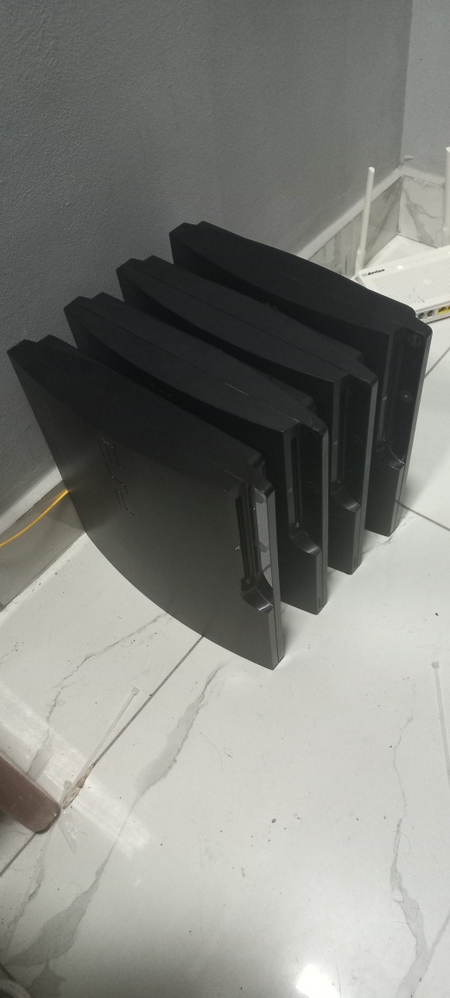 Ps3 sotiladi holati yaxshi garantiya bor 100%