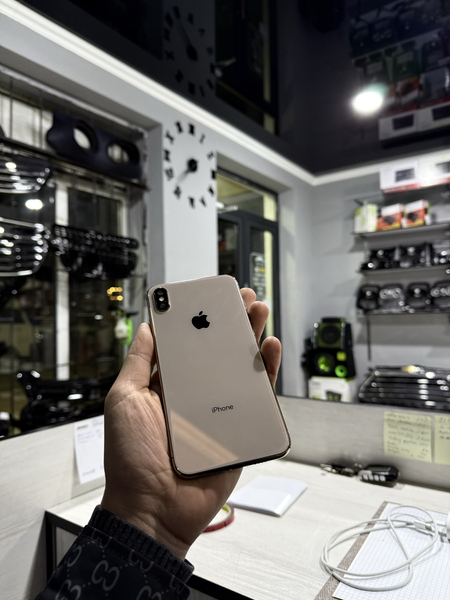 iPhone x s max.