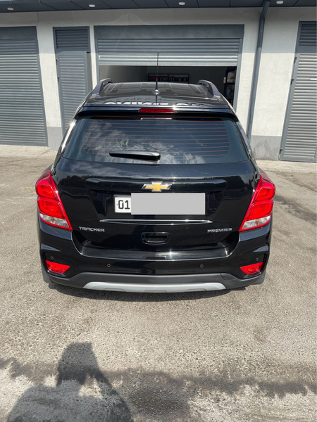 Tracker Premier сотилади