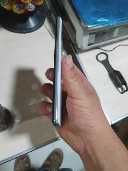 SAMSUNG A51  sotiladi