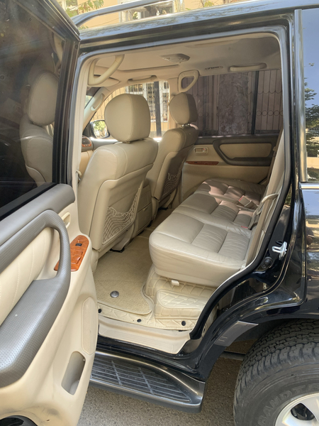 Toyota Land cruiser 100