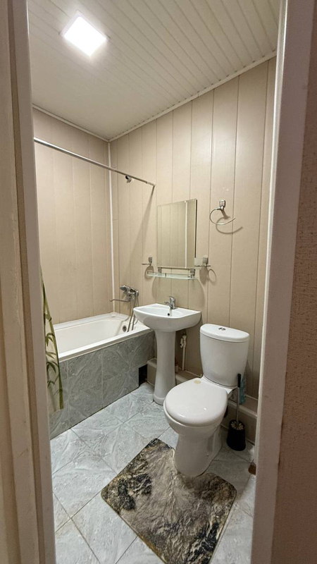 Кадышева базар 1комн 4эт 30м² ремонт средний зайти и жить балкон 1*5м