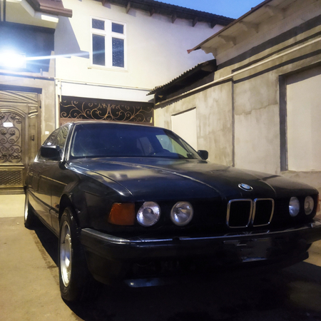 BMW sotiladi e32 1989 yil