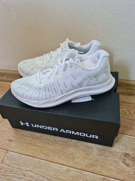 Белые кроссовки unisex