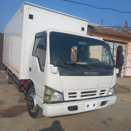 Isuzu sotiladi 2013 5 tonnali, 4ta metan baloni bor