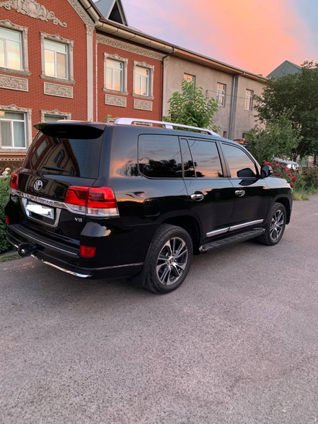 Продаётся Toyota Land Cruiser Lc 200 V6 4 литровый идеальном состояни