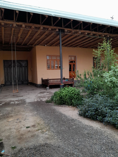 Xovli sotiladi srochno