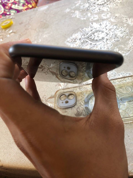 IPhone 11 64 gb 85 yomkst Radnoy