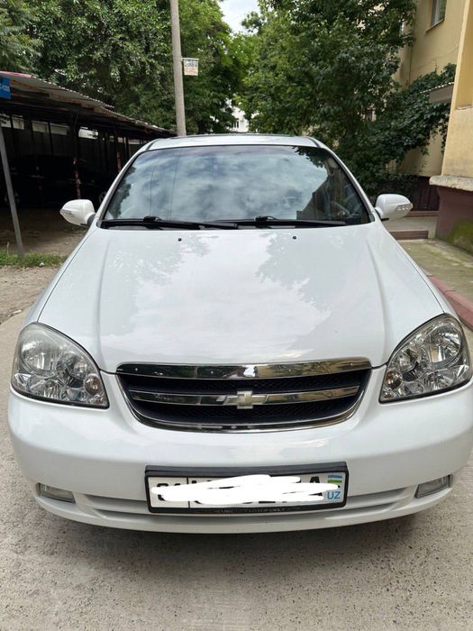 Продается chevrolet Lacetti 1.8