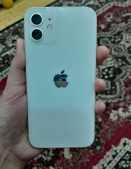 iphone 12 yaxwi   .