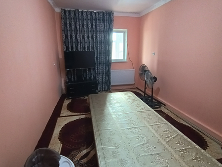 Uy sotiladi yangiyul shaxar markazidan 3 xona 4 xona qilingan