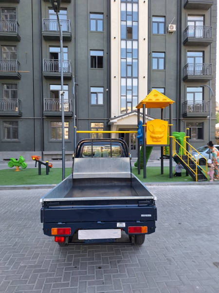 Labo sotiladi. Akkuratniy minilgan masla moshina.