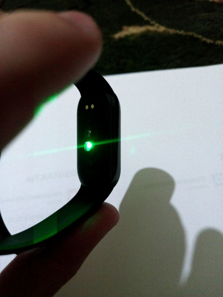 Продаётся Mi band 8