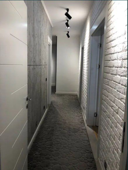 Саракулька 1*2/2/4 кирпич  общ пл 35м балкон 1,5*6
