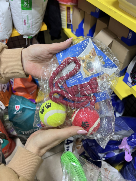 Игрушки для кошек и собак
