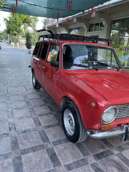 Lada Vaz 2102 sotiladi