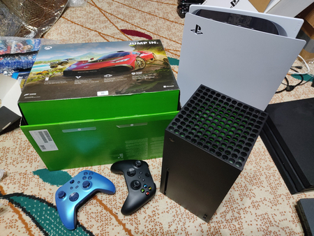XBOX Series X.  { 8K } 120 FPS. { 1.TB. SSD }. Full ORIGINAL.