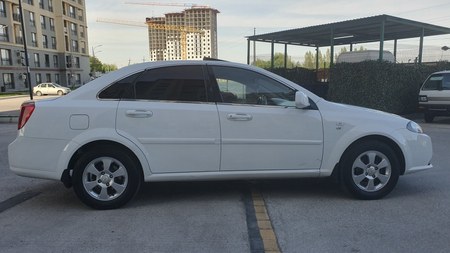 Chevrolet Jentra sotiladi 3 pazitsia 2018 yil