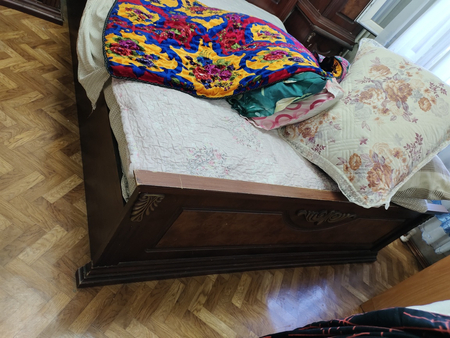Спальная гарнитура (кровать, шкаф, кровать и 2 тумбочки)