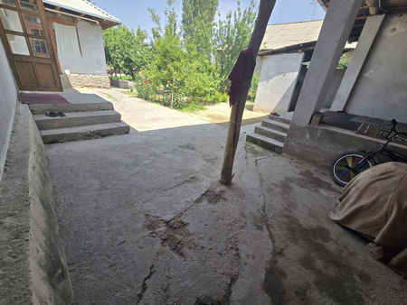 Yangibozor Darian maxalasida 12 so'tik uy xama waroyitibo yengi o'zbeg