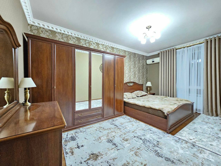 .Продам 3комнатную 3этаж 65м2 абсолютно новый евроремонт с мебельтехни