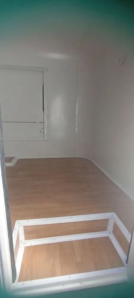 Новый готовый ФУДТРАК на колёсах 4*2 метровый